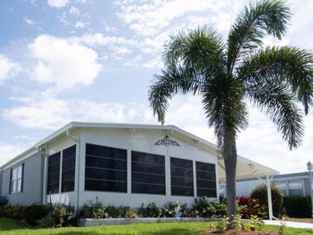 128 Driftwood Ln, Naples, FL 34112