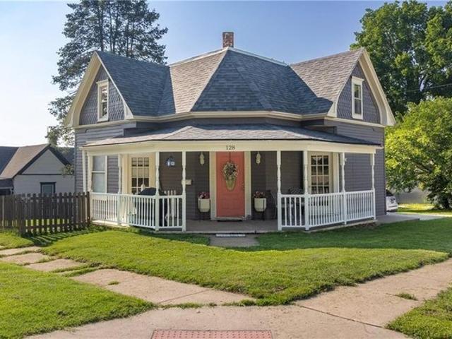 128 E Brown St, Liberty, MO 64068