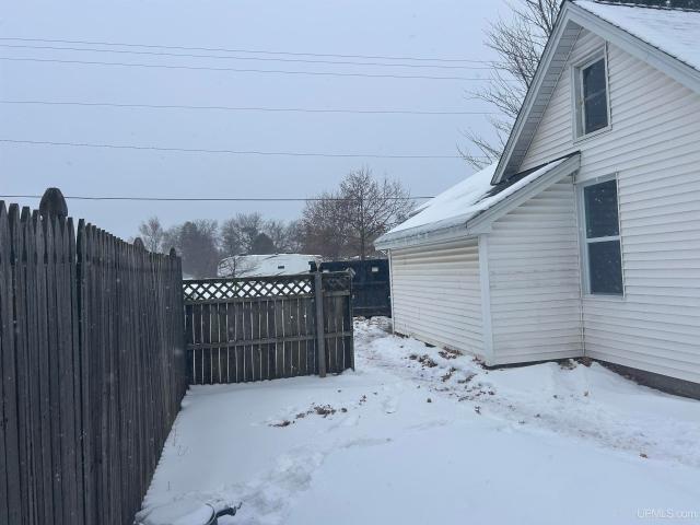 128 E Breen Avenue