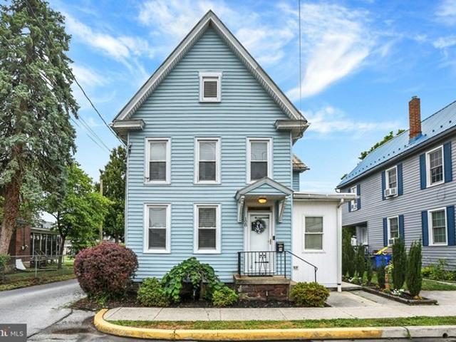 128 E Emaus St, Middletown, PA 17057