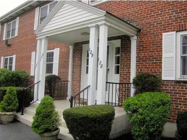 128 Emerson Gardens Rd Unit 128, Lexington, MA 02421