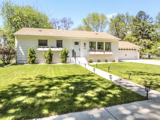 128 Elizabeth Dr, Aberdeen, SD 57401