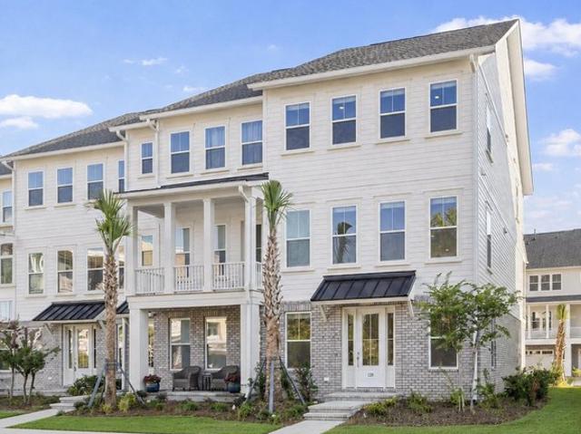 128 Etta Way, Daniel Island, SC 29492