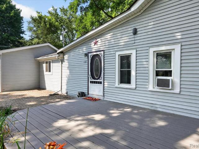 128 Front Drive