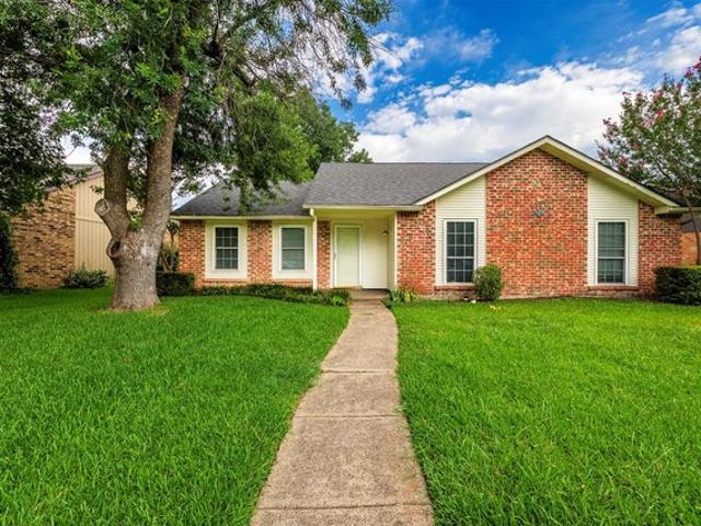 128 Kingsbridge Dr, Garland, TX 75040