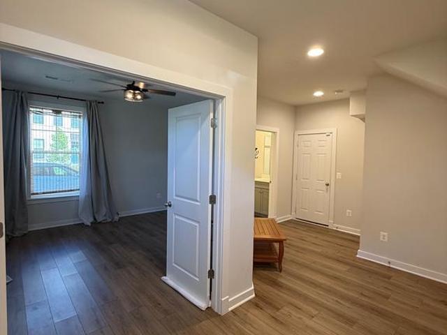 128 Kinross Lane