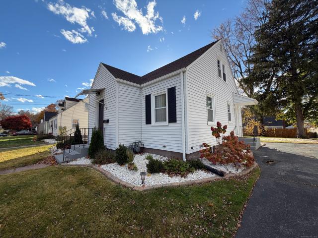 128 Harlan St, Manchester, CT 06042 | MLS #24162 | Compass