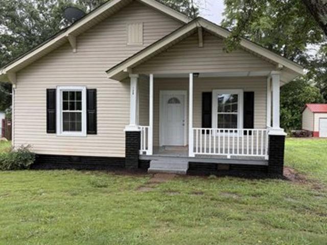 128 Hill St, Wellford, SC 29385