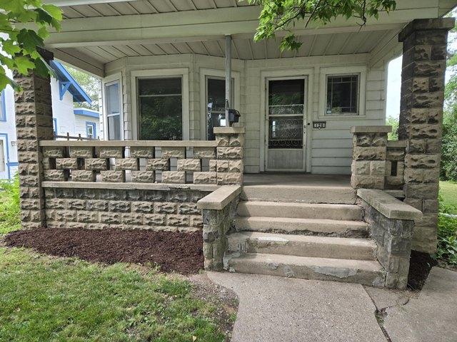 128 Hinman Ave, Waukesha, WI 53186