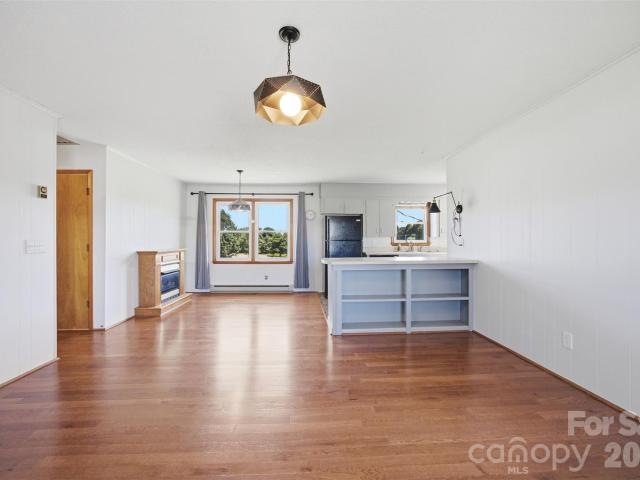 128 Old Hollis Road