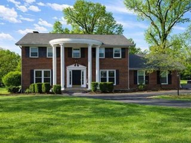 128 Ladue Oaks Dr, Creve Coeur, MO 63141