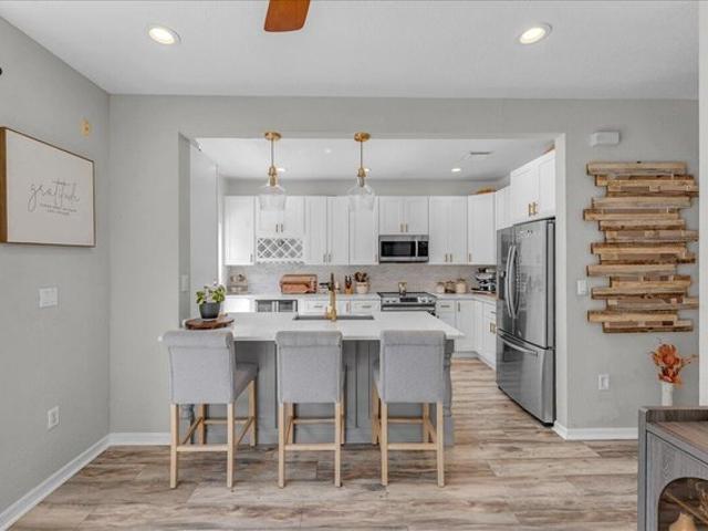 128 Lake Monterey Cir, Boynton Beach, FL 33426