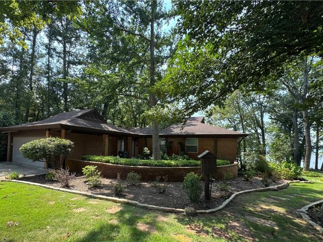 128 Lakeview Circle