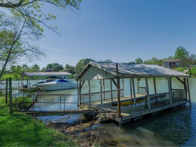 128 Lakeview Dr