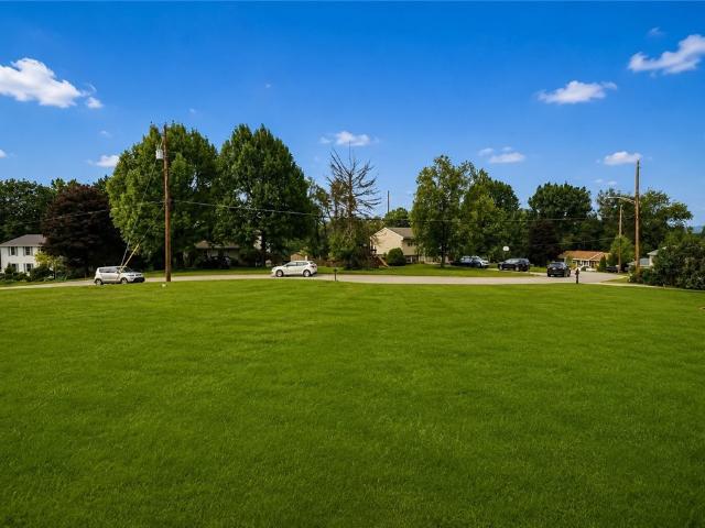 128 Lansdowne Dr