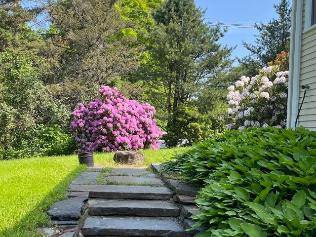 128 Leverett Rd