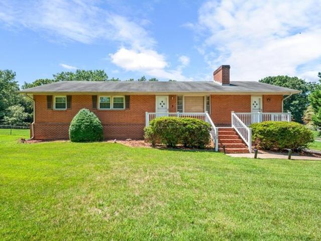 128 Lynview Dr, Lynchburg, VA 24502