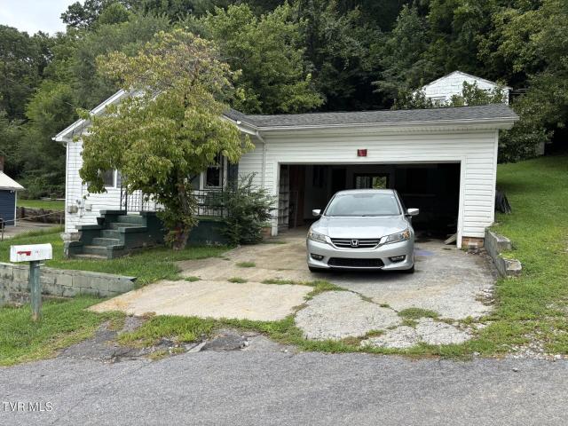 128 Mohawk Street