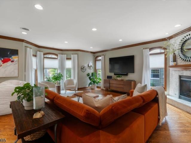 128 Montross Ave
