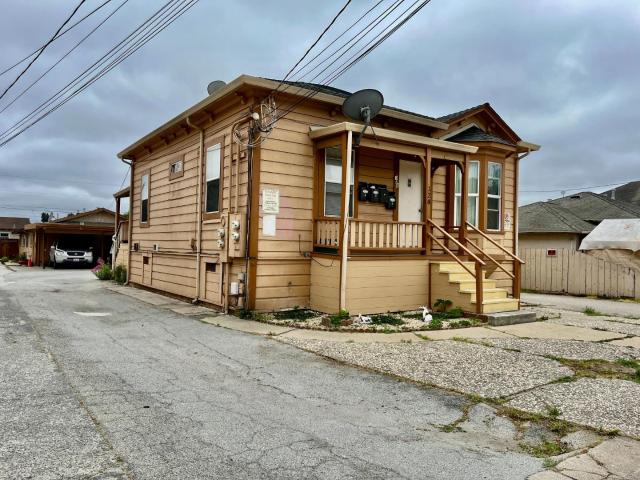 128 Maple Ave, Watsonville, CA 95076 | MLS #ML82009 | Compass