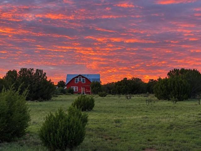 128 Mission Hills Rd, Estancia, NM 87016