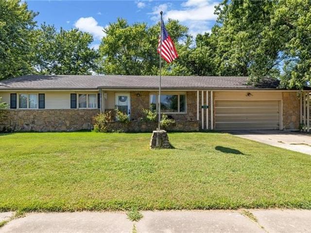 128 N Robey St, Williamsburg, KS 66095