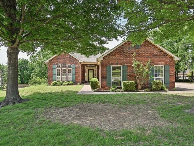 128 New Haven St, Catoosa, OK 74015