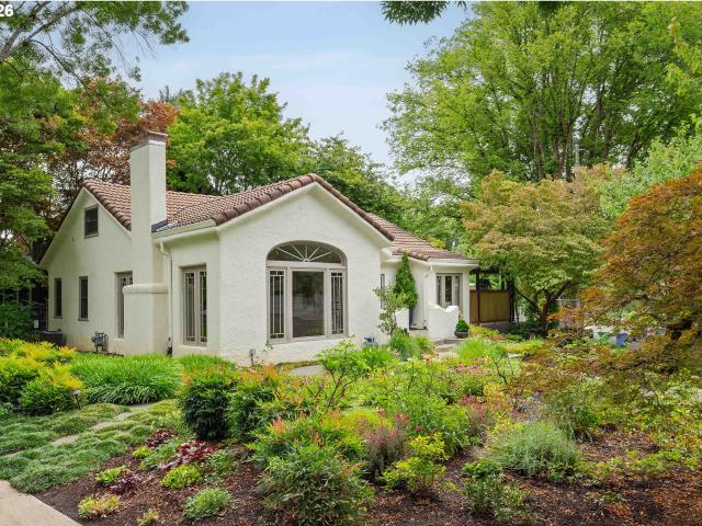 128 ne 43rd ave