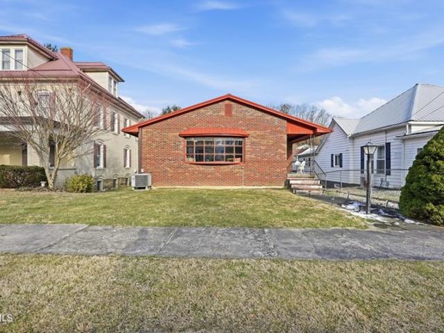 128 NW 10th St, Norton, VA 24273