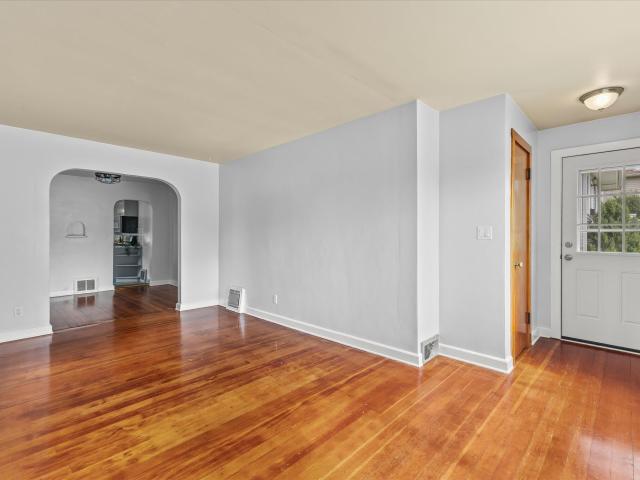 128 S Hartwell Ave