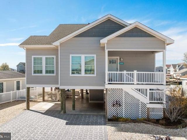 128 S Longboat Dr, Tuckerton, NJ 08087