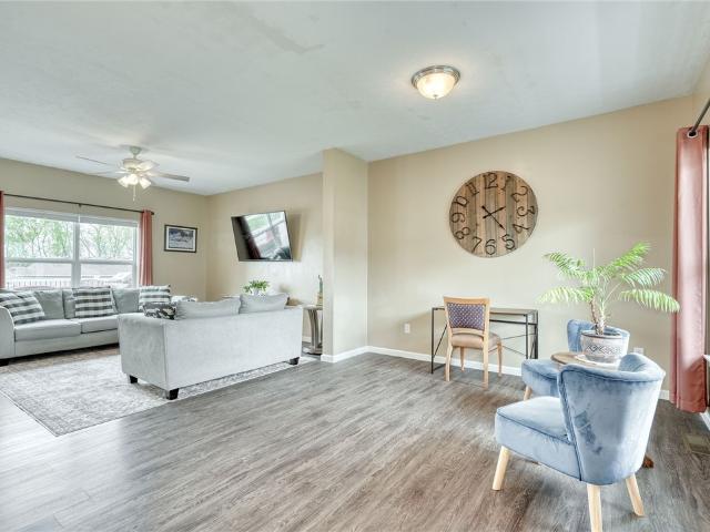128 Southend Sq