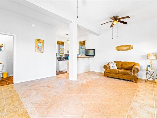 128 Saint Charles W