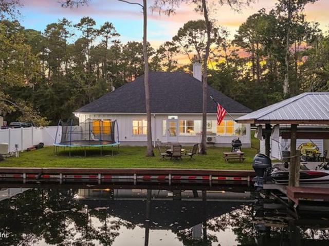 128 Santa Rosa St, Florahome, FL 32140