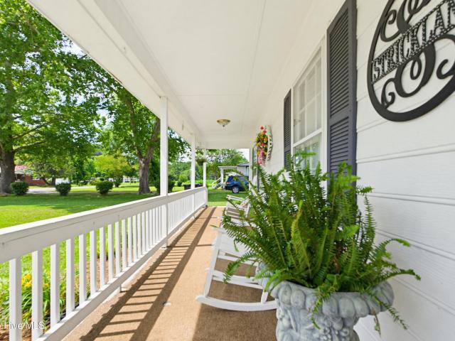 128 Seals Street