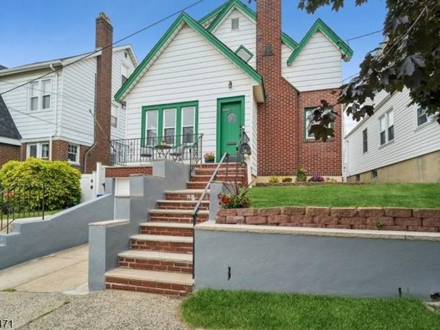 128 Stevens Pl, North Arlington, NJ 07031