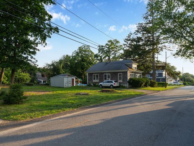 128 Peck Avenue