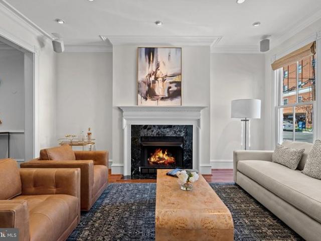 128 Queen St, Alexandria, VA 22314