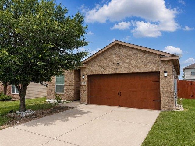128 Robertson Ln, Jarrell, TX 76537