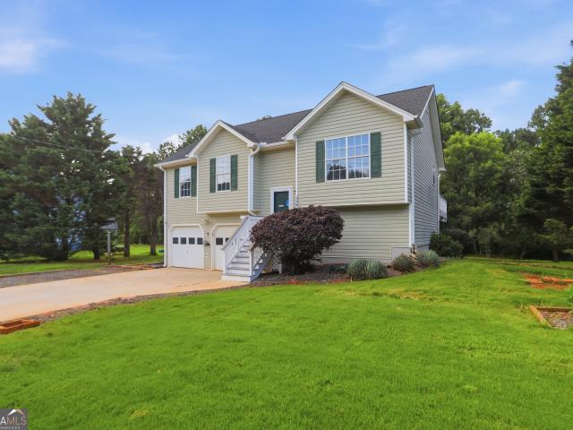 128 Ravenwood Lane