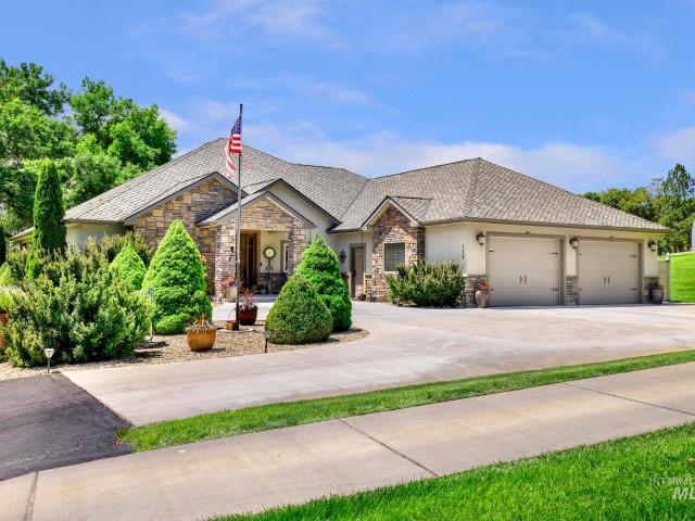 128 Riverside Ln