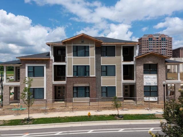 128 W 4Th Street