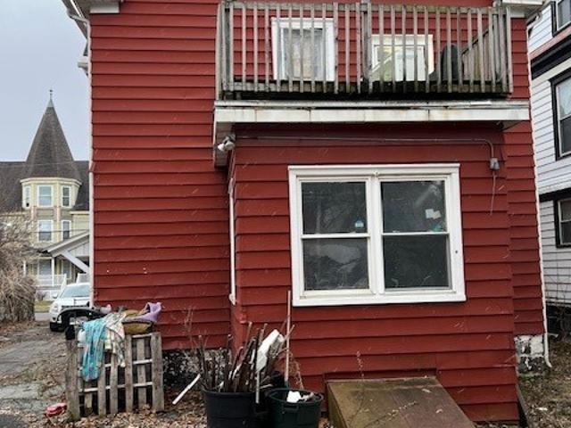 128 W Beard Avenue