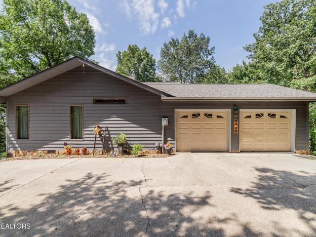 128 W Hills Court