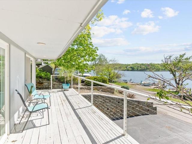 128 W Lakeshore Drive