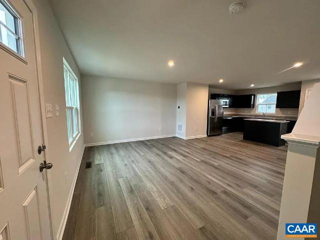128 walsh ln