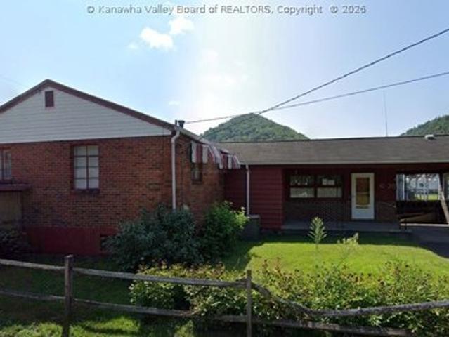 128 Willow St, East Bank, WV 25067