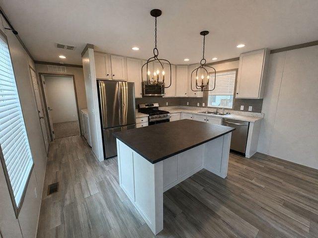 128 Texas Unit 128, Belleville, MI 48111