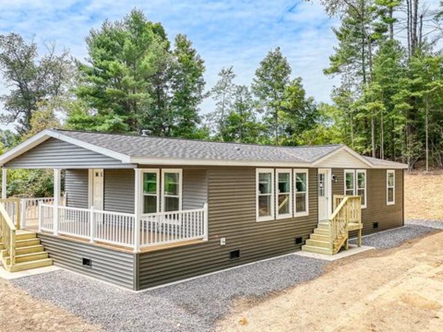 128 Vigue Rd, Whitefield, ME 04353