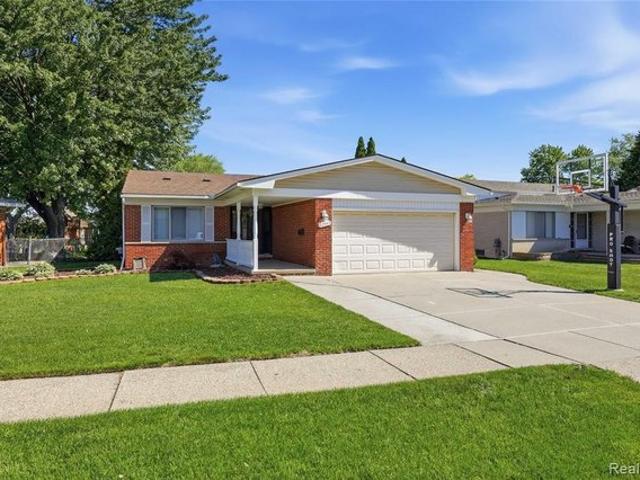 12943 Brixham Dr, Warren, MI 48088